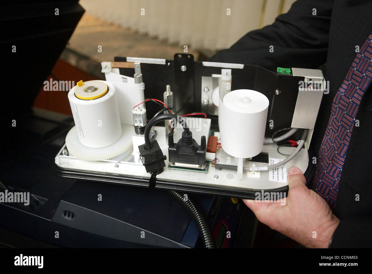 Touchscreen voting machine hi-res stock photography and images - Alamy