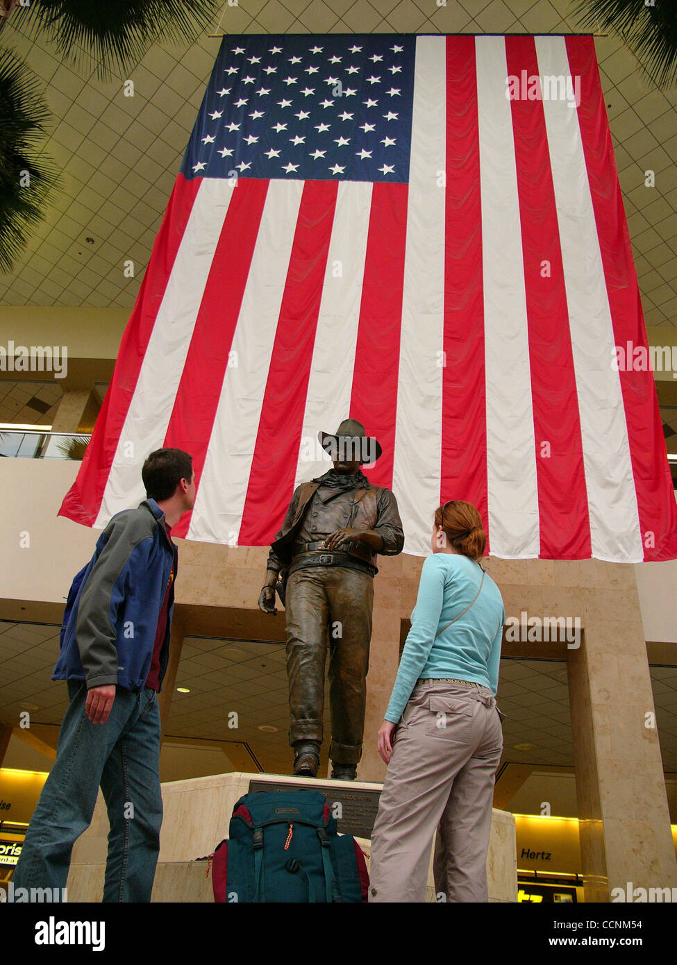 John wayne airport statue hi-res stock photography and images - Alamy