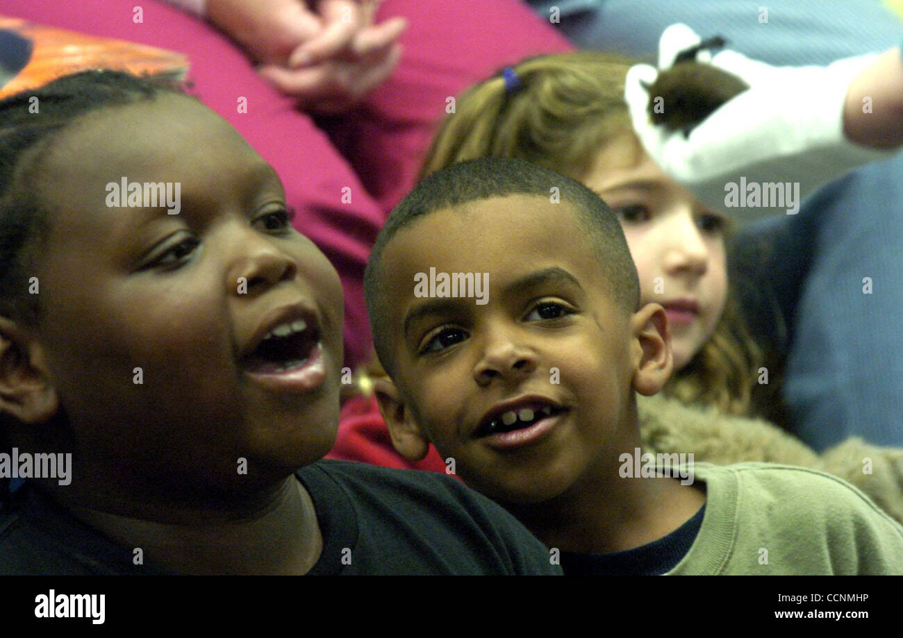 Deshawn Carter (cq)(left), 8, and Armani Holly (cq), 7, both of ...