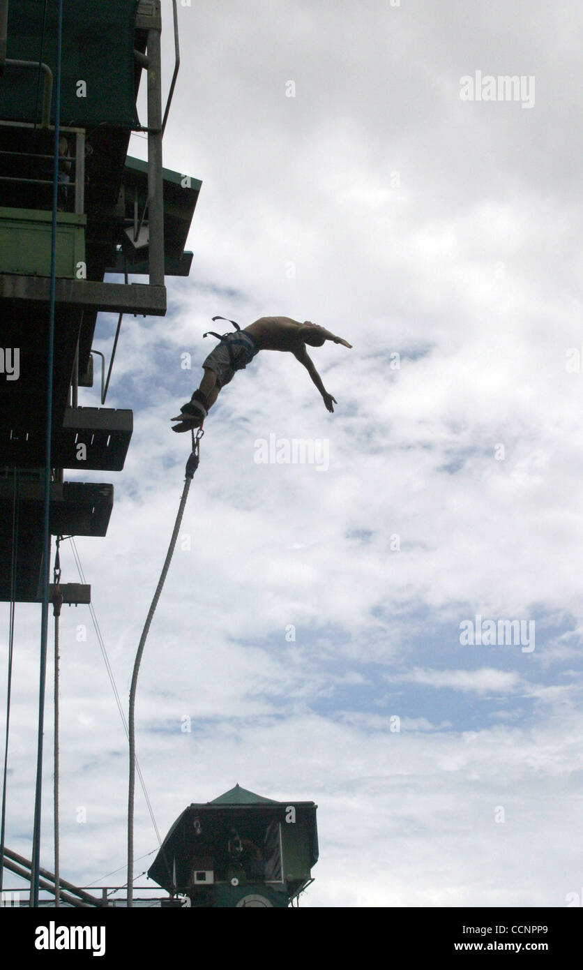 Bungy jump cairns hi-res stock photography and images - Alamy
