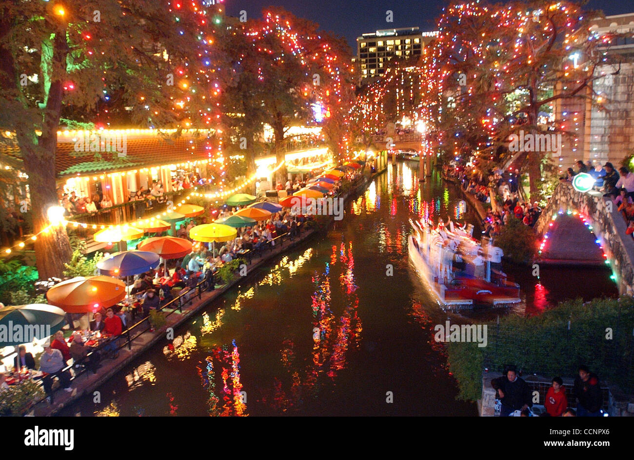 The Holiday River Parade floats past the Market Street Bridge Friday ...