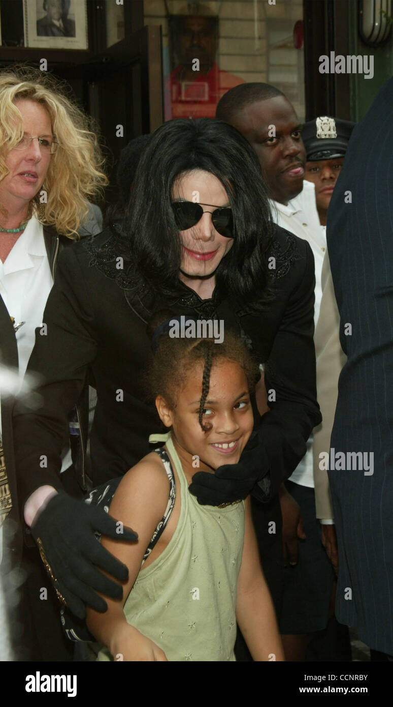 Gloria allred michael jackson hi-res stock photography and images - Alamy