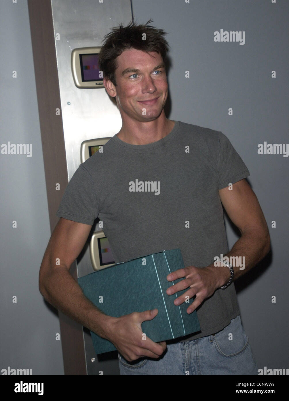 Feb 20, 2003; Hollywood, CA, USA; Actor JERRY O'CONNELL arrives the ...