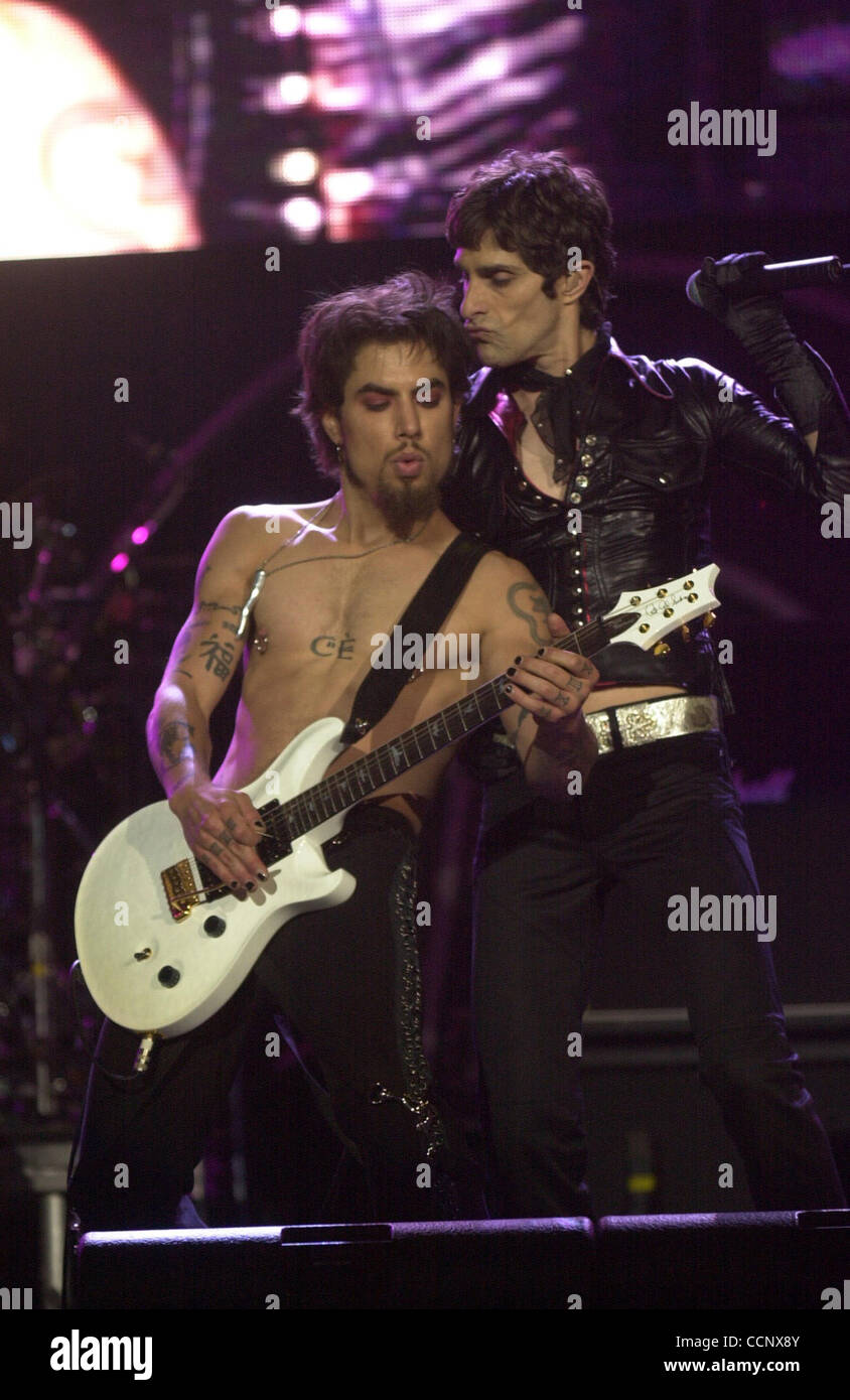Jun 14, 2003; Irvine, CA, USA; DAVE NAVARRO and PERRY FERRELL of Jane's ...