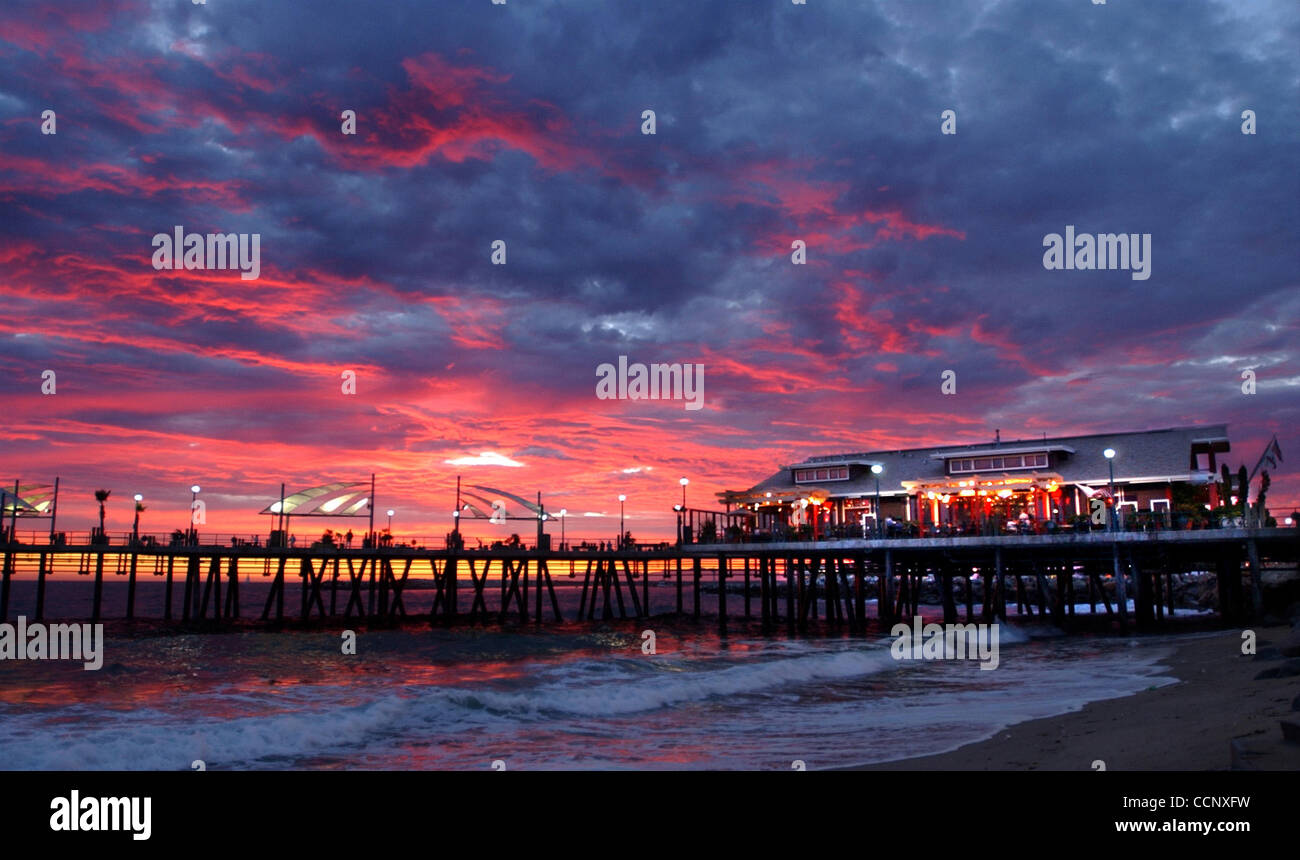 Redondo beach pier sunset california hi-res stock photography and ...