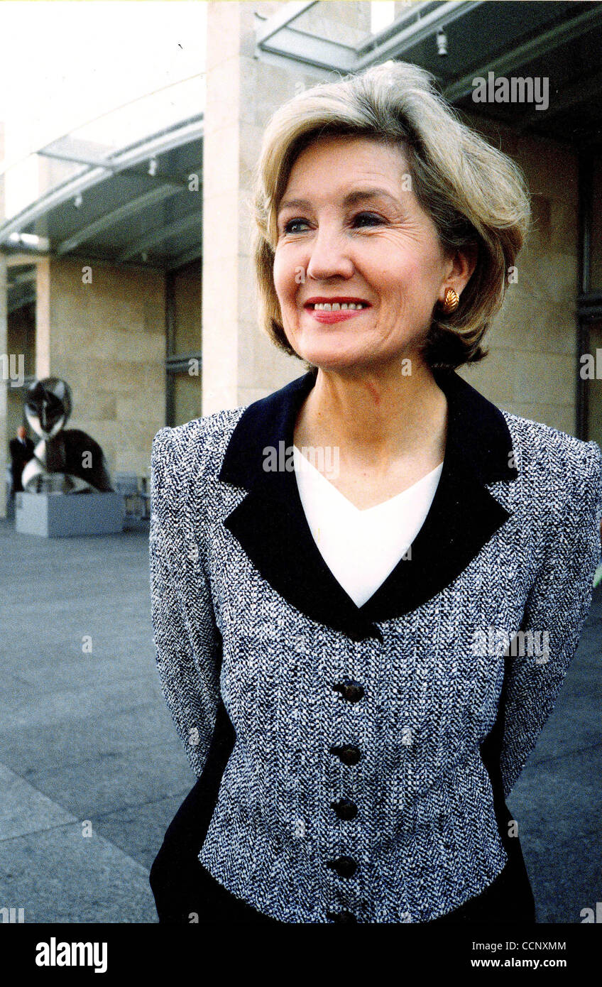 Kay bailey hutchison portrait hi-res stock photography and images - Alamy