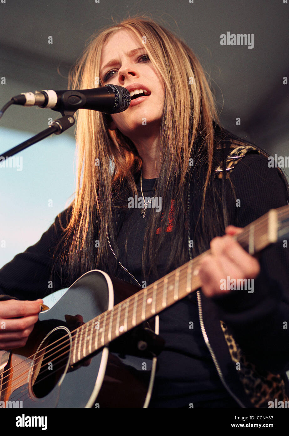 Canadian singer actress avril lavigne hi-res stock photography and ...