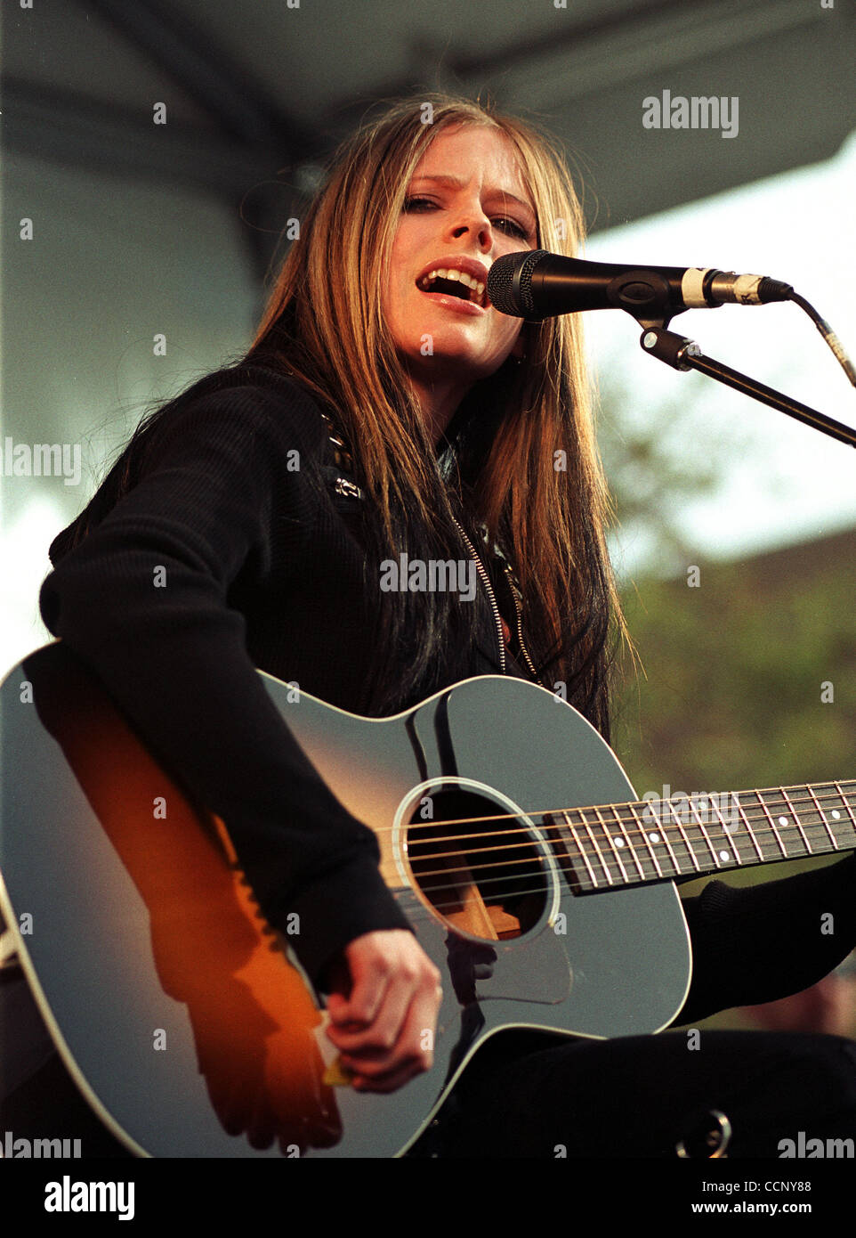 Apr 06, 2004 - Vancouver, British Columbia, Canada - Canadian singer ...