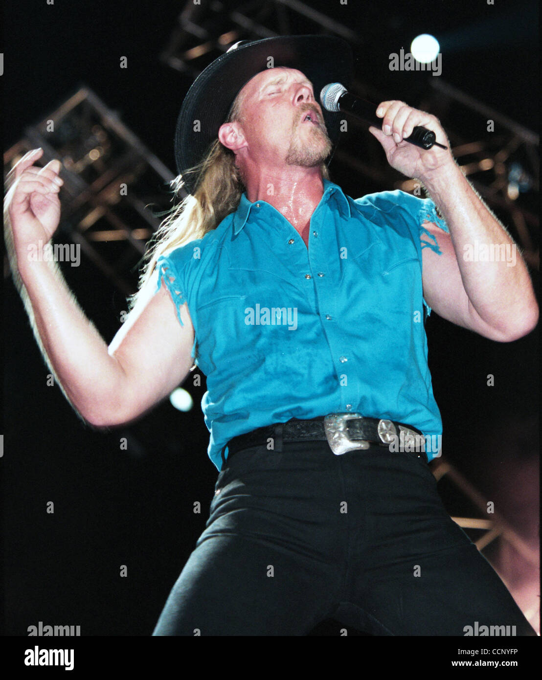 Trace adkins perform* hi-res stock photography and images - Alamy