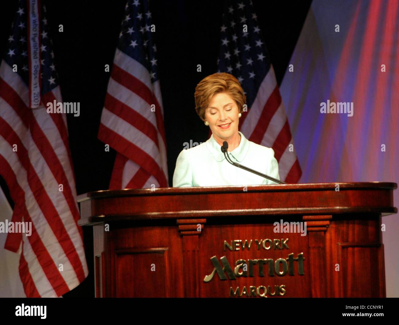 Aug. 31, 2004 - New York, New York, U.S. - K39061BCO.A TRIBUTE TO LAURA ...