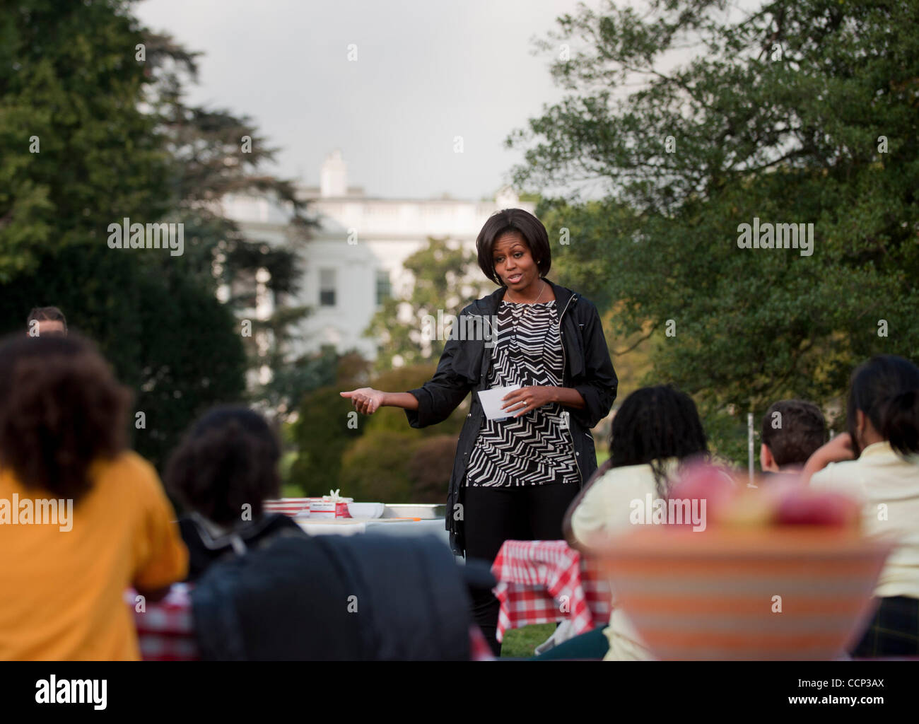 Mrs obama garden hi-res stock photography and images - Alamy