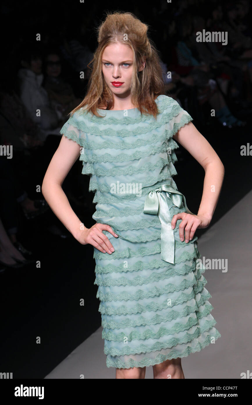 Oct. 21, 2010 - Tokyo, Japan - Model showcases YUKI TORII INTERNATIONAL ...