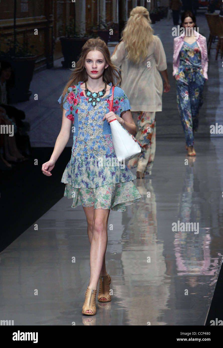 Oct. 21, 2010 - Tokyo, Japan - Models showcase YUKI TORII INTERNATIONAL ...