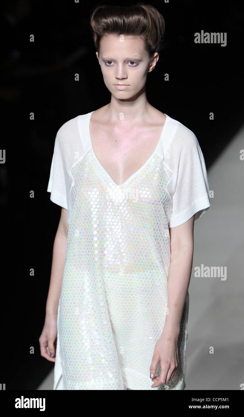 Oct. 22, 2010 - Tokyo, Japan - Model showcases the SOMARTA 2011S/S ...