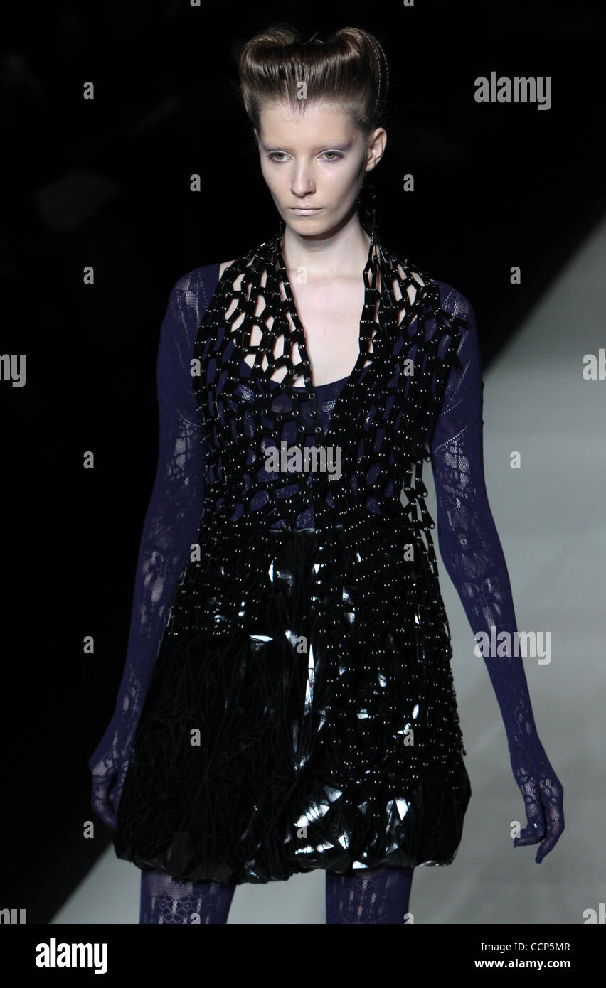 Oct. 22, 2010 - Tokyo, Japan - Model showcases the SOMARTA 2011S/S ...
