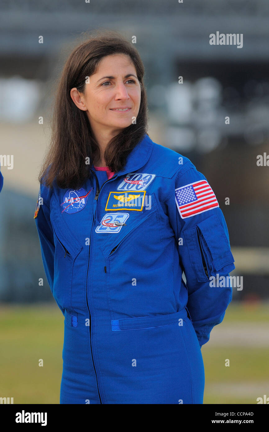 Nicole Stott Nasa