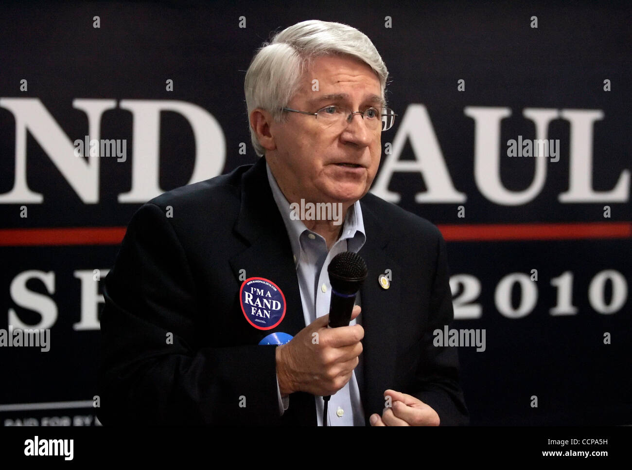 State Senator KENNETH W. WINTERS speaks during a campaign rally for ...