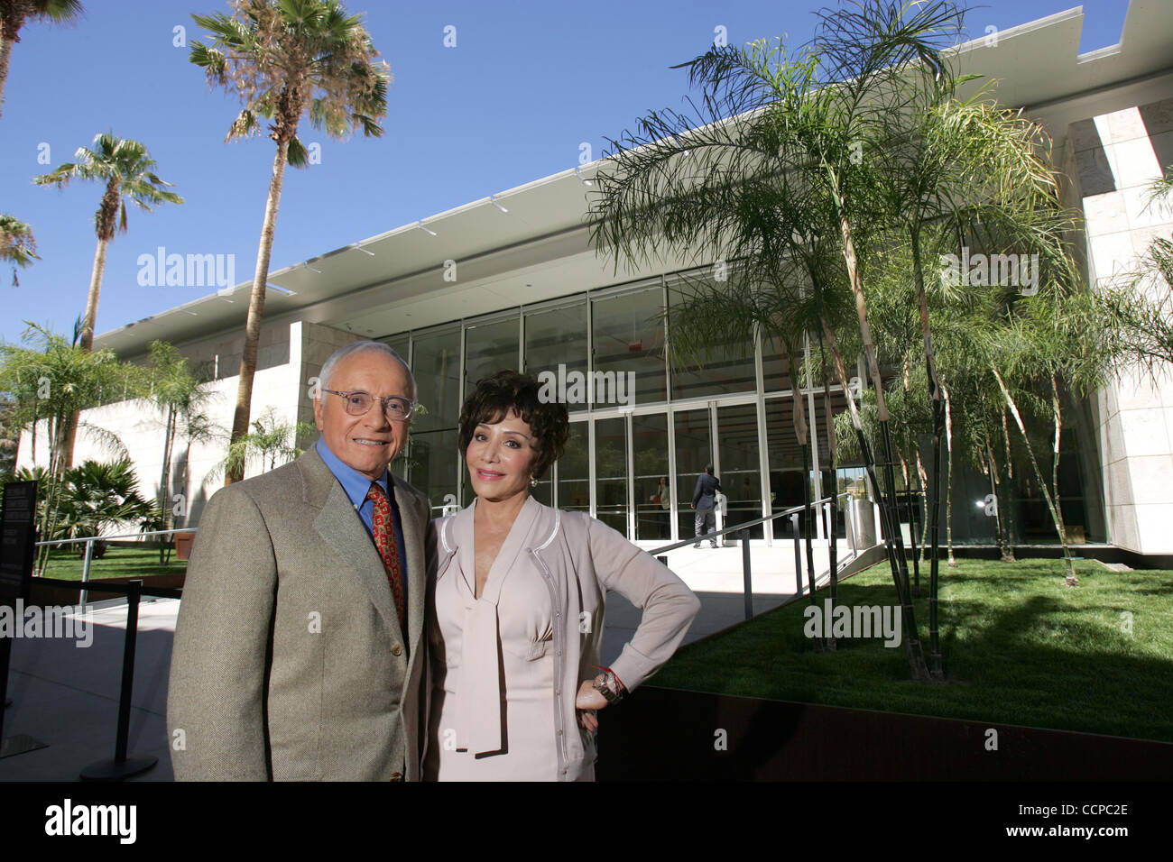Lynda And Stewart Resnick In The New Lynda And Stewart Exhibition Pavilion At Lacma Photo By