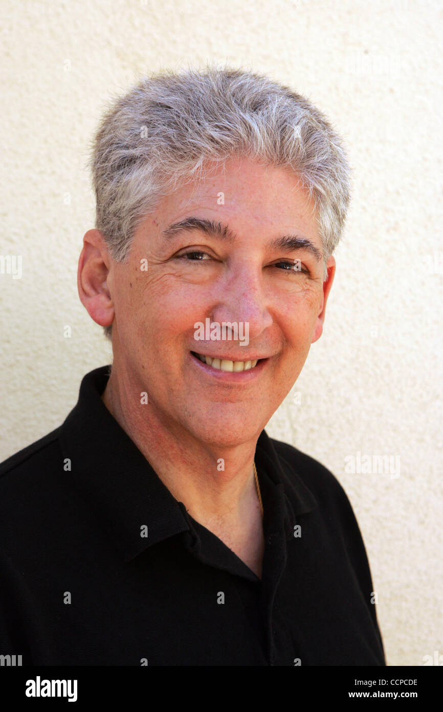 Alan Mendelson is a former TV news reporter who concentrated on ...