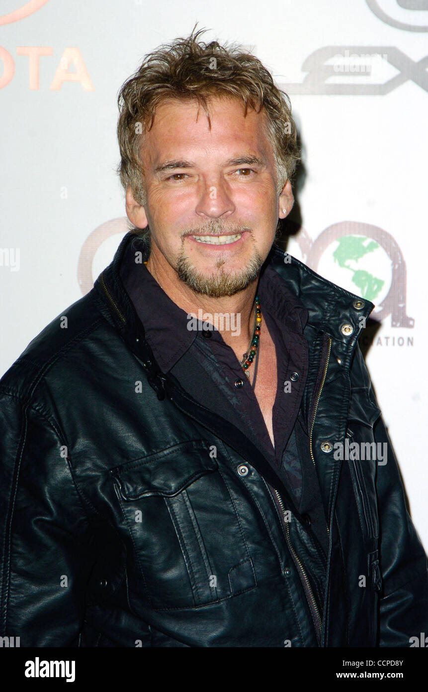 2010 environmental media association hi-res stock photography and ...