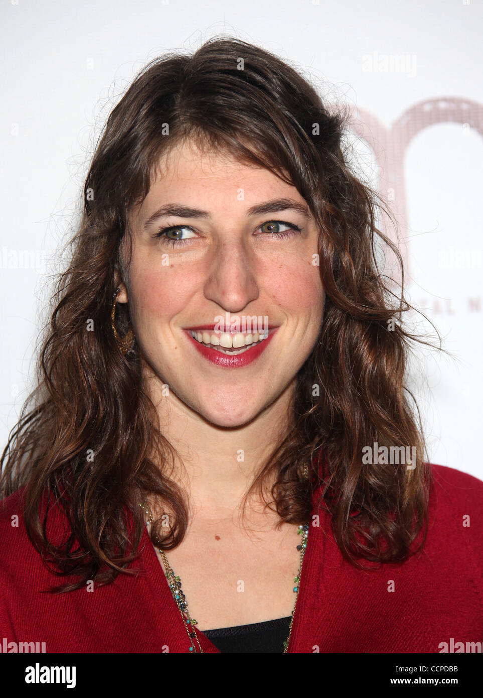 Mayim Bialik Stock Photos & Mayim Bialik Stock Images - Alamy