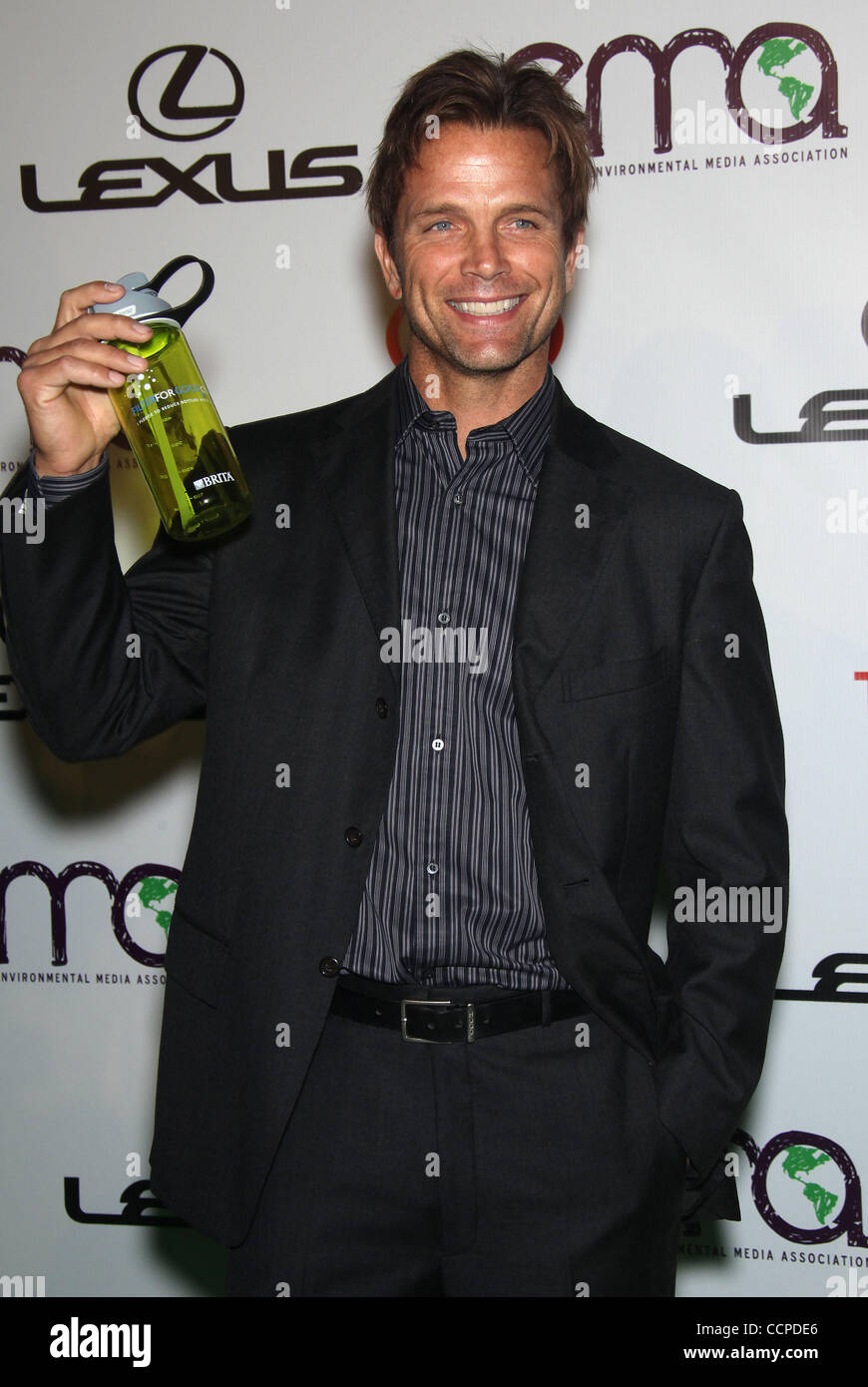 DAVID CHOKACHI arrives for the Environmental Media Awards 2010 on the ...