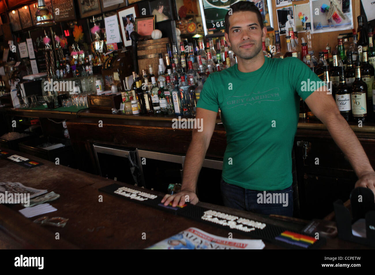 Gay bashing hi-res stock photography and images - Alamy