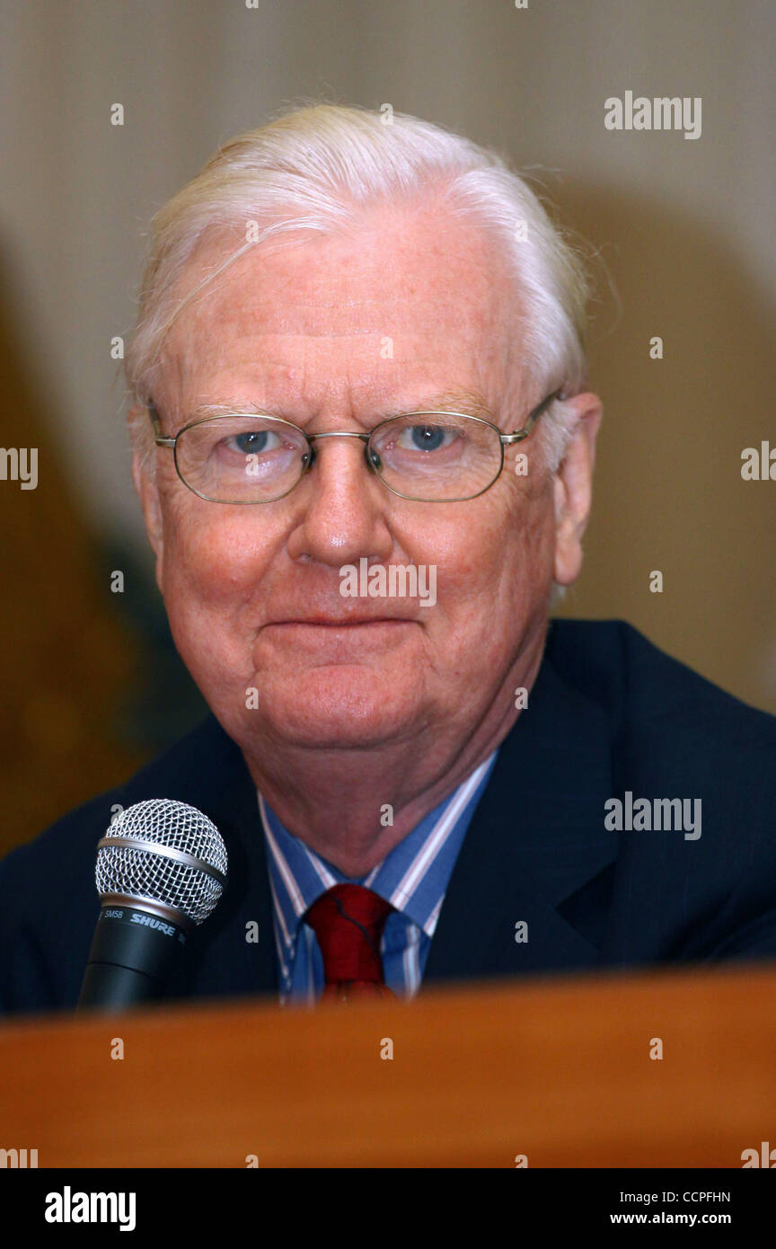 Nobel memorial prize in economic sciences hi-res stock photography and ...