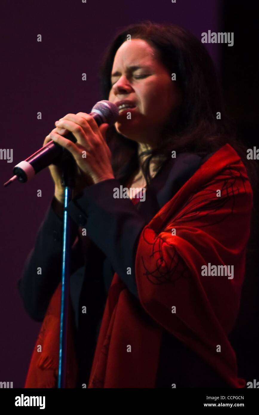 Natalie merchant singer hi-res stock photography and images - Alamy