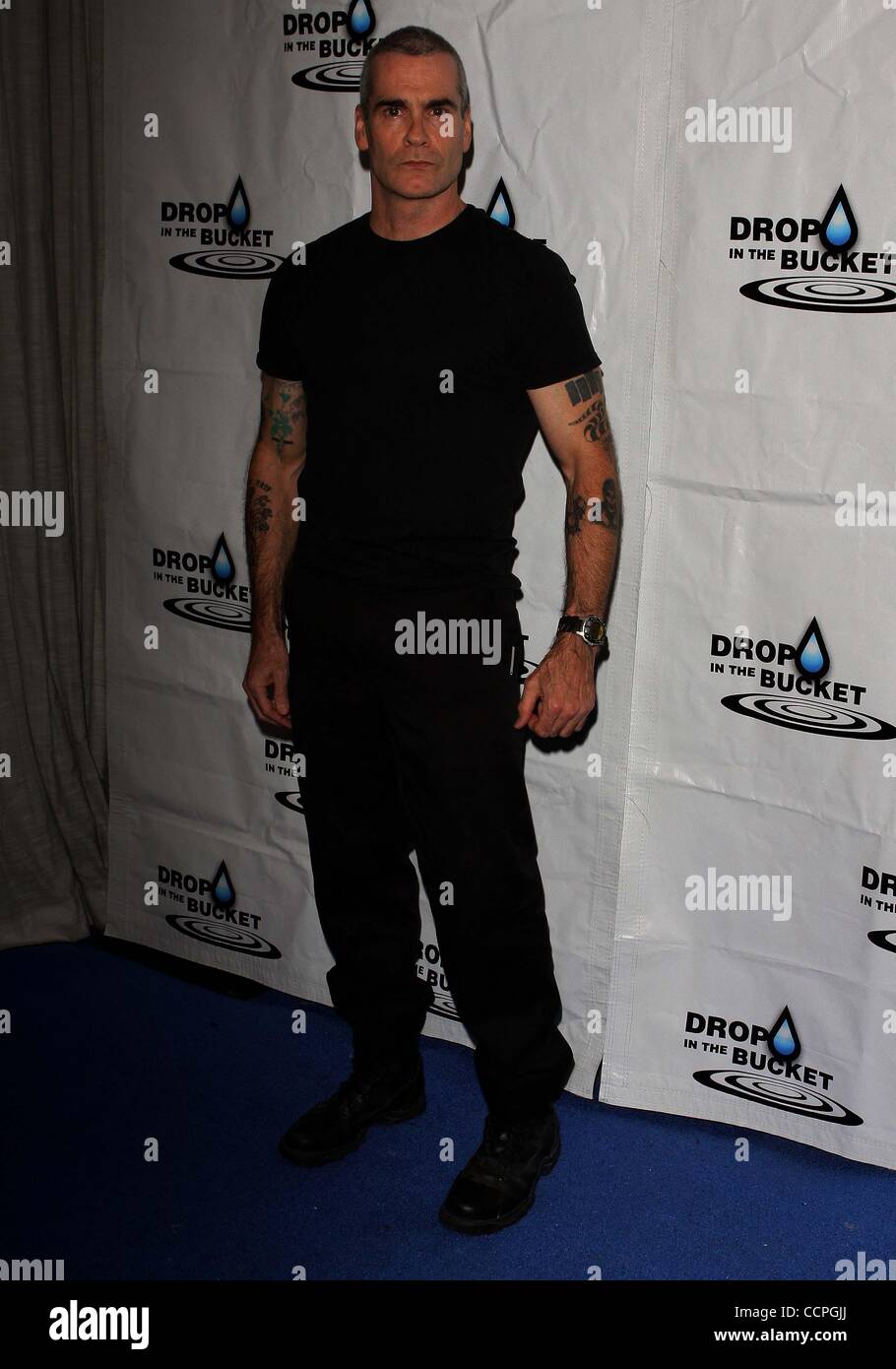 Henry rollins drop in bucket hi-res stock photography and images - Alamy
