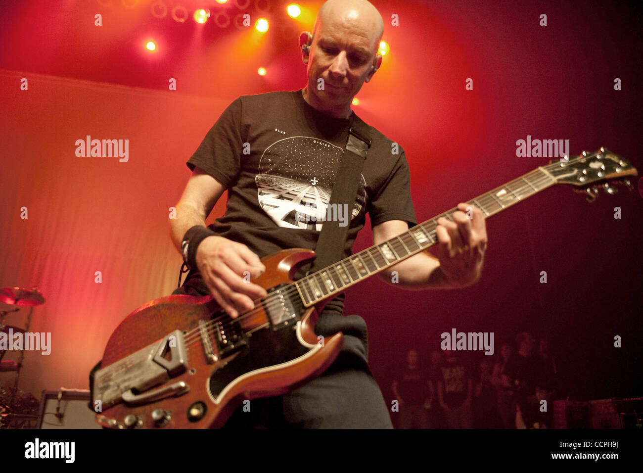October 08, 2010 - Chicago, IL USA - Greg Hetson of the influential ...