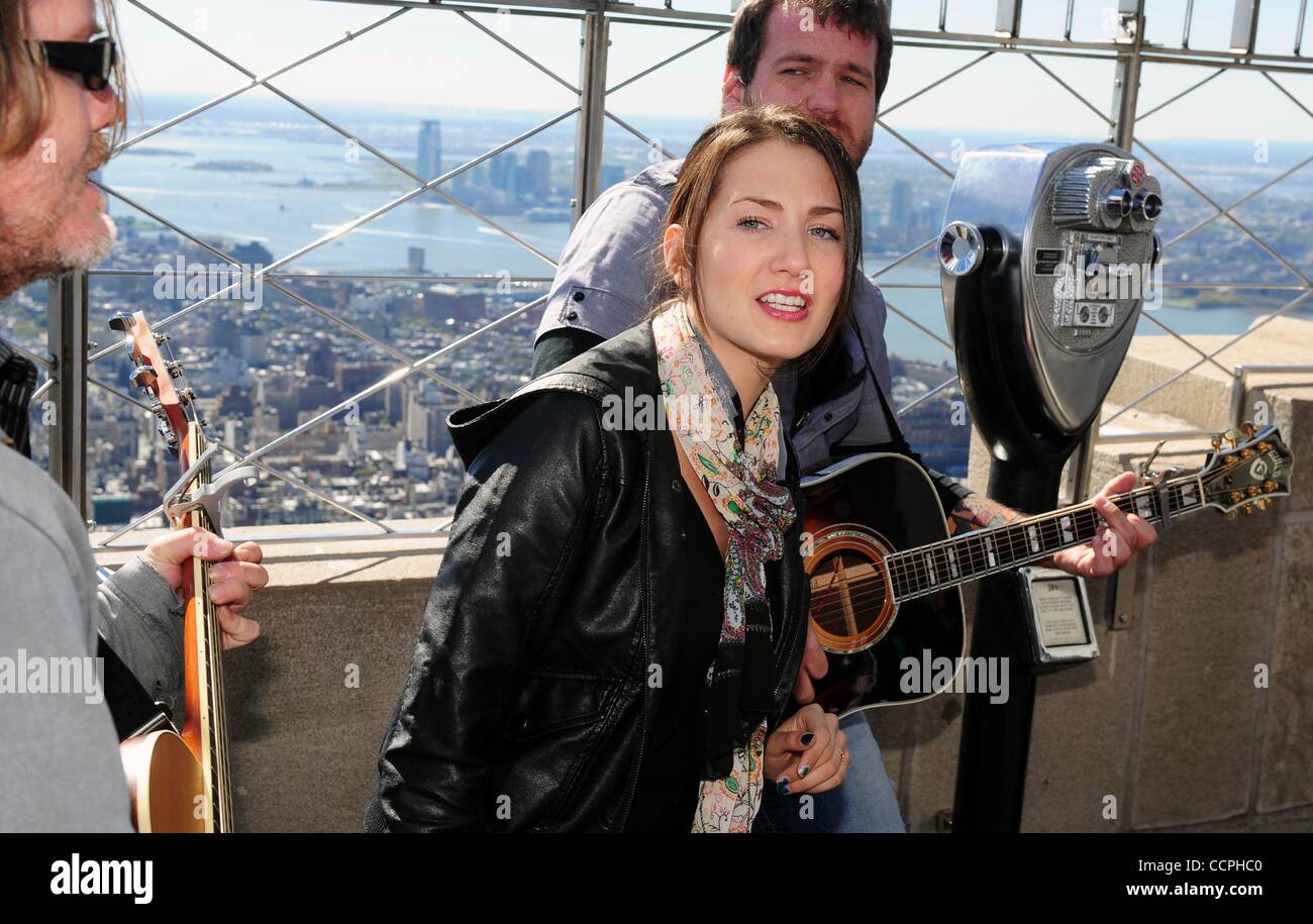 Oct. 8, 2010 - Manhattan, New York, U.S. - Country music singer ...