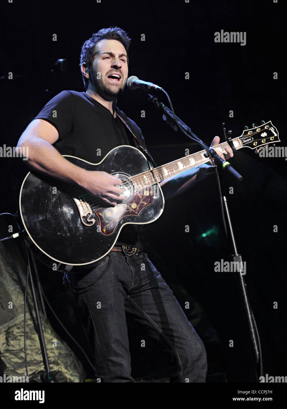 Oct 9, 2010 - Dayton, Ohio, U.S. - Singer/guitarist JOSH KELLEY ...