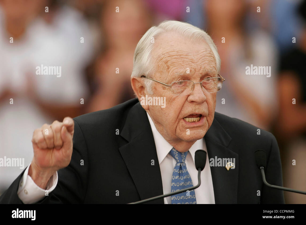 Retired Senator WENDELL FORD, 86, speaks during a campaign rally for ...