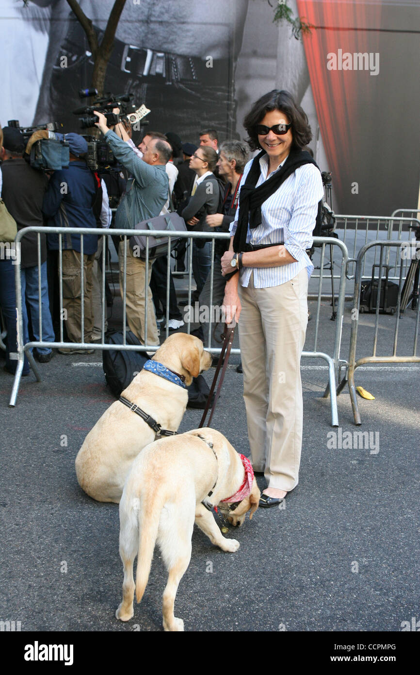 Bloomberg's girlfriend, Diana Taylor with dogs during the Columbus Day ...
