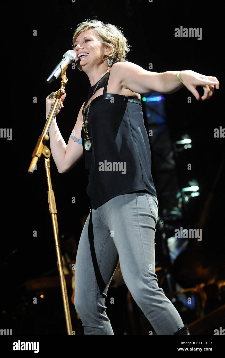 Oct 2, 2010 - Raleigh, North Carolina; USA - Singer JENNIFER NETTLES of ...