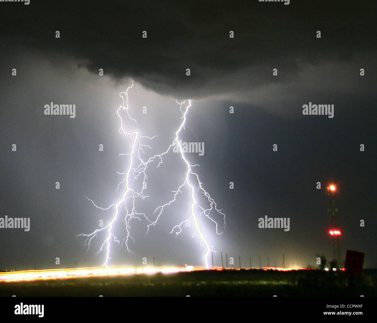 Oct 4,2010- Kingman, AZ, USA. Monsoon lightning strikes across the ...