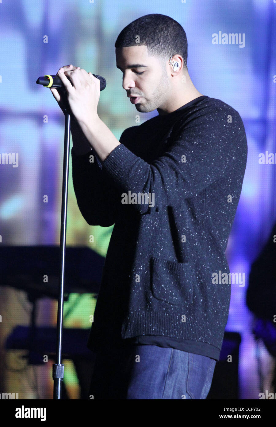 Oct. 5, 2010 - New York, New York, U.S. - Hip hop artist DRAKE performs ...