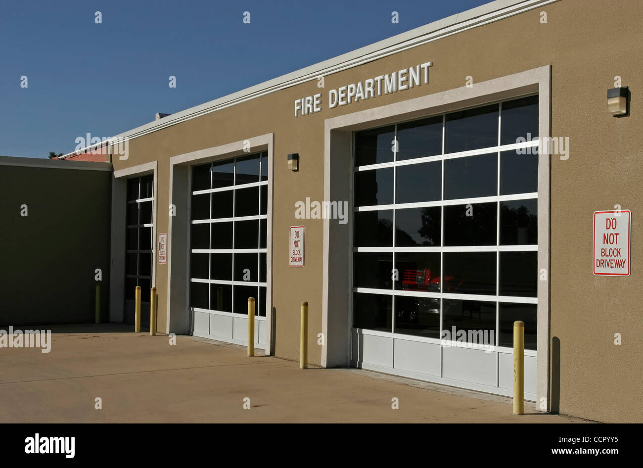 Fire department bay doors hi-res stock photography and images - Alamy