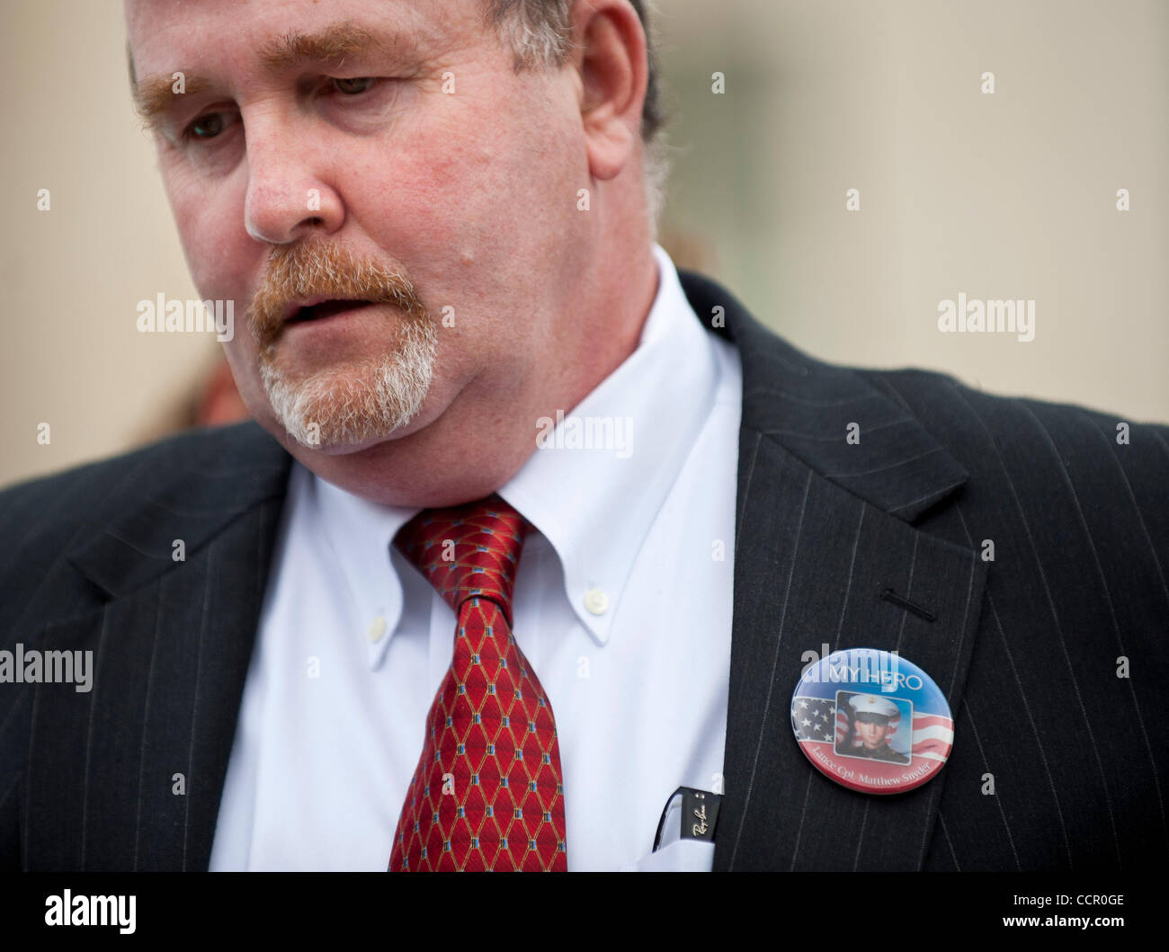 Funeral of lance cpl matthew snyder hi-res stock photography and images ...