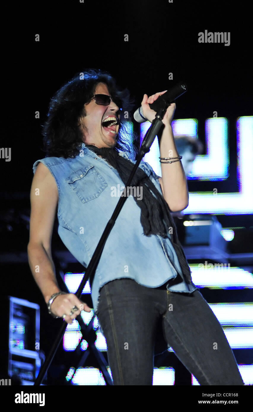 Lead Singer Kelly Hansen of the rock band Foreigner, during a live ...