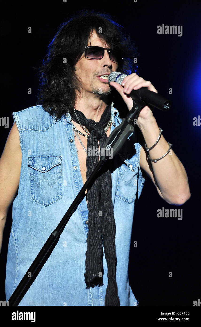 Lead Singer Kelly Hansen of the rock band Foreigner, during a live ...