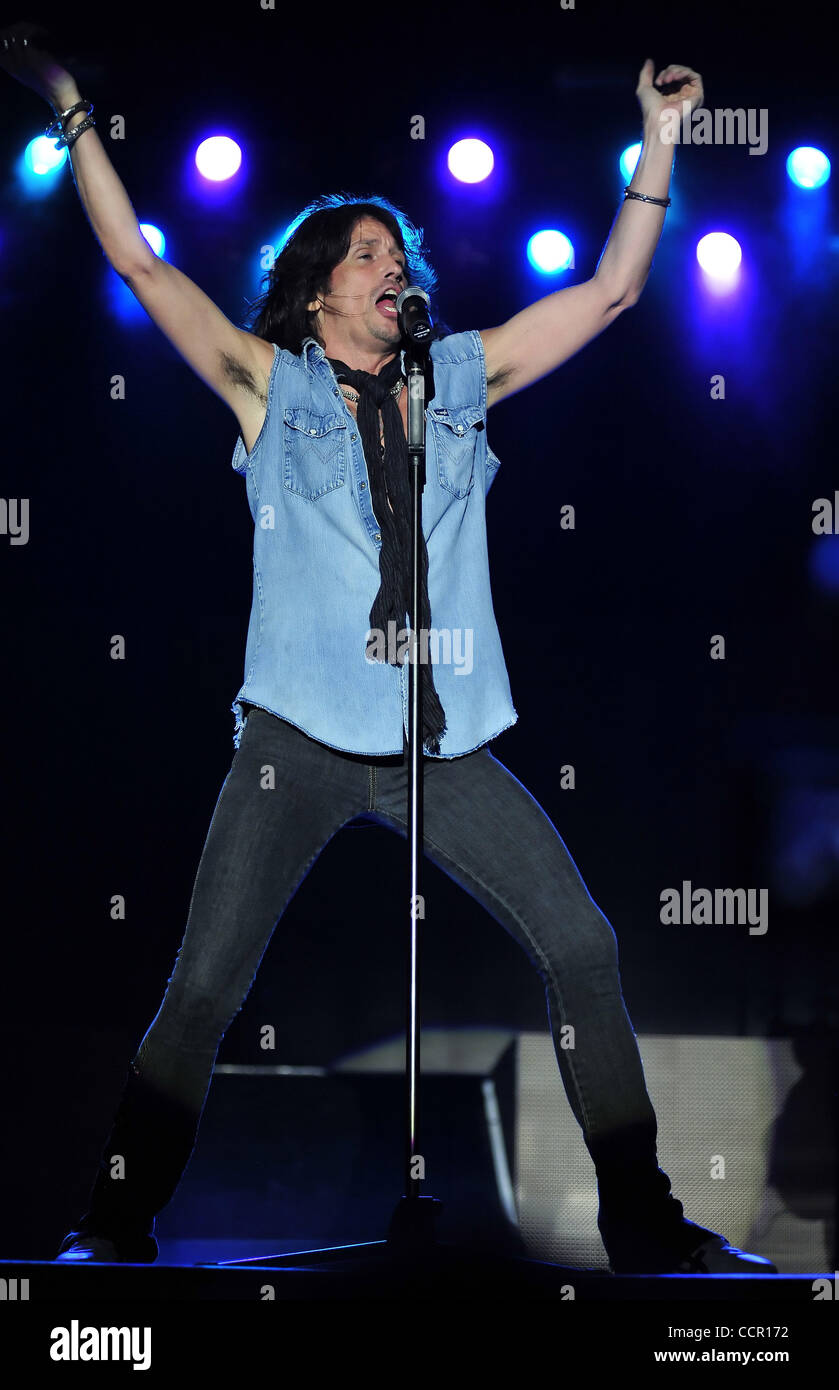 Lead Singer Kelly Hansen of the rock band Foreigner, during a live ...