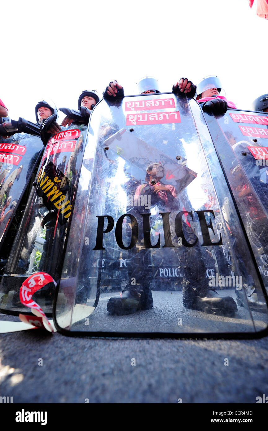 Police Riot Shields High Resolution Stock Photography and Images - Alamy