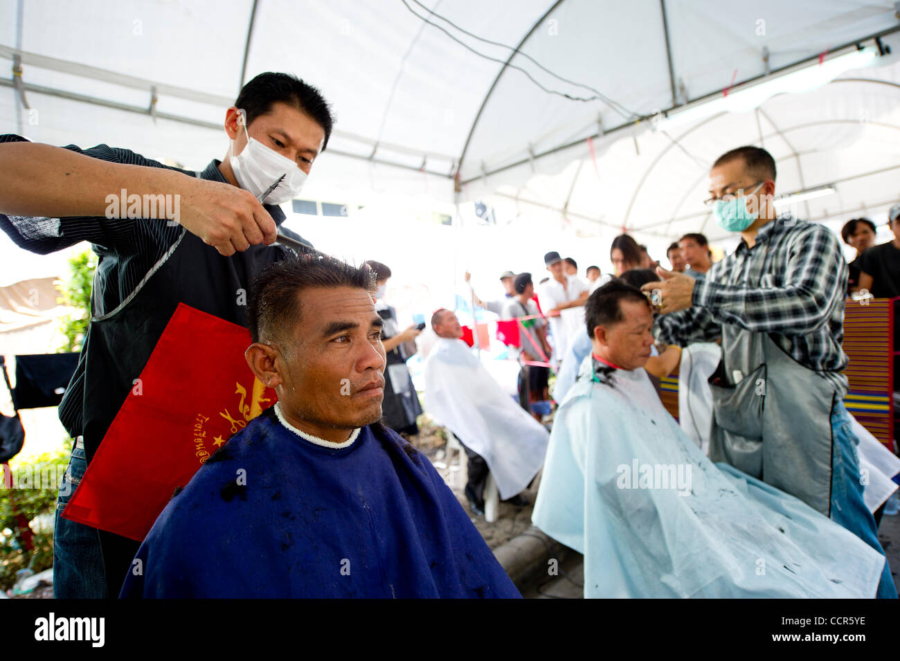 Free haircut hi-res stock photography and images - Alamy