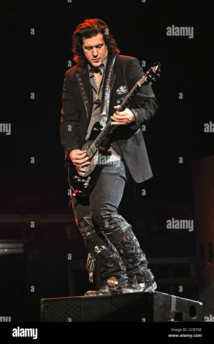 Oct 1, 2010 - Columbus, Ohio, U.S. - KEITH NELSON of Buckcherry ...