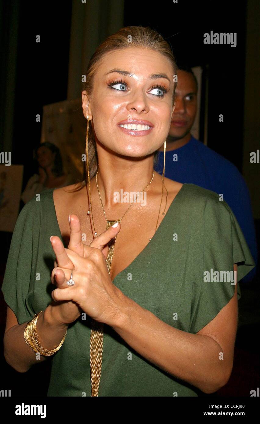 Oct. 17, 2003 - Hollywood, California, U.S. - I8060CHW .CARMEN ELECTRA ...