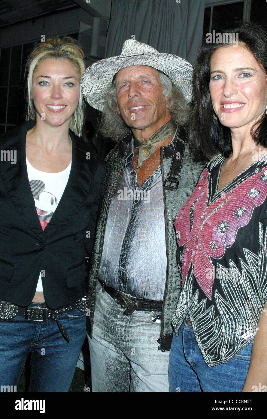 Oct. 30, 2003 - Hollywood, California, U.S. - I8123CHW .IMITATION OF ...