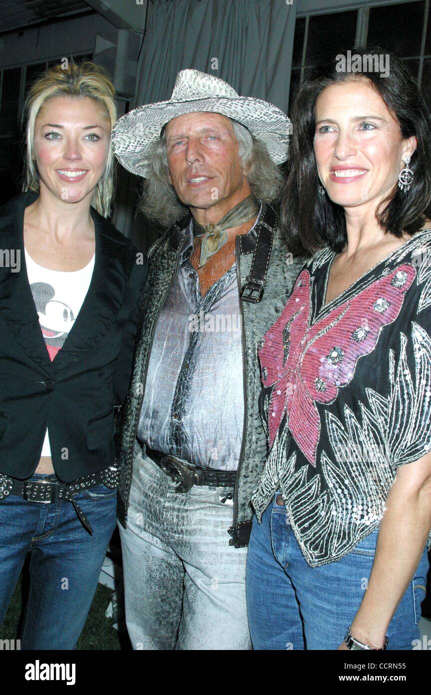 Oct. 30, 2003 - Hollywood, California, U.S. - I8123CHW .IMITATION OF ...