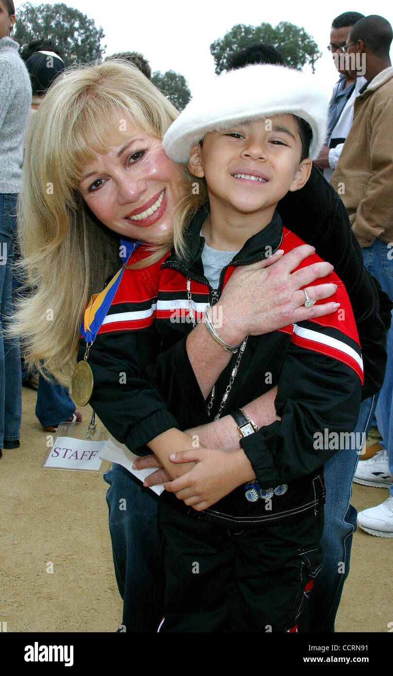 Nov. 9, 2003 - Hollywood, California, U.S. - I8130CHW.CHILDREN UNITING ...